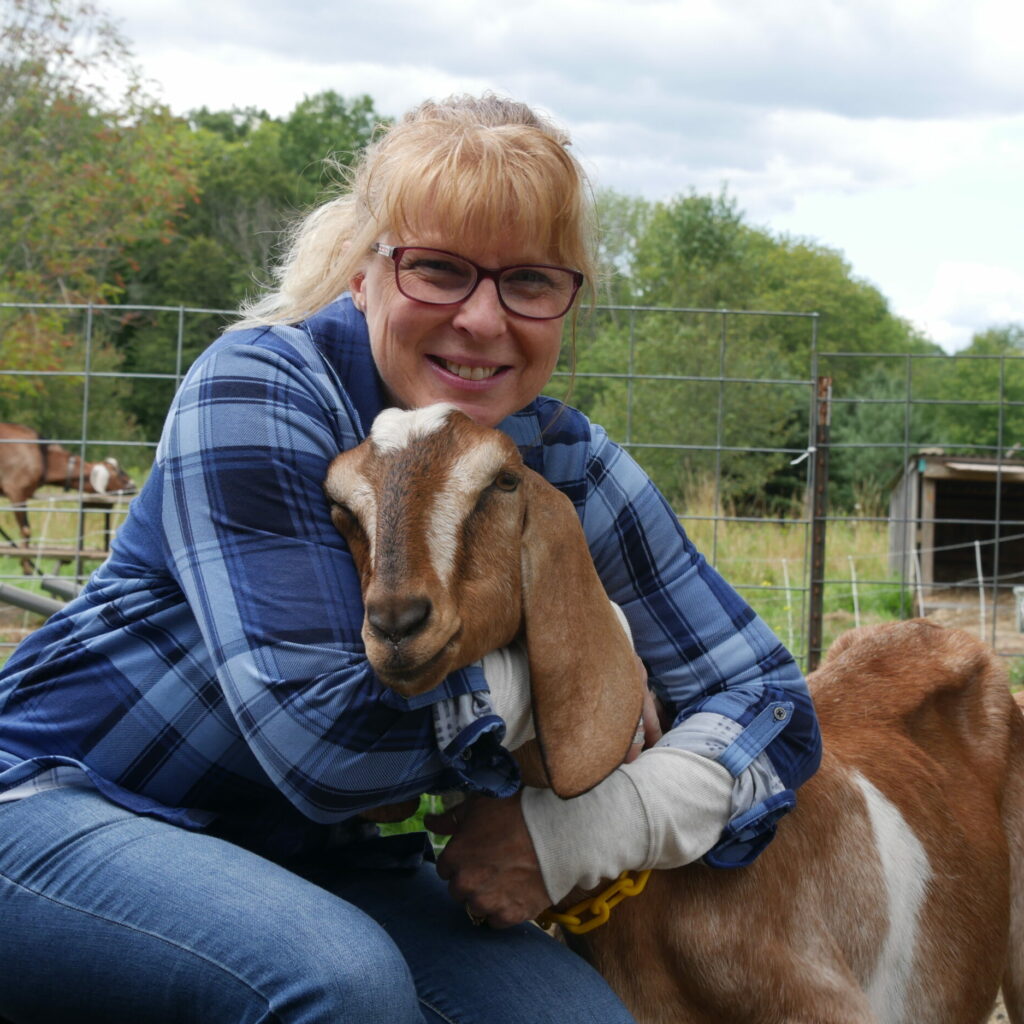 Homestead Living - Quarterly Homesteading Magazine